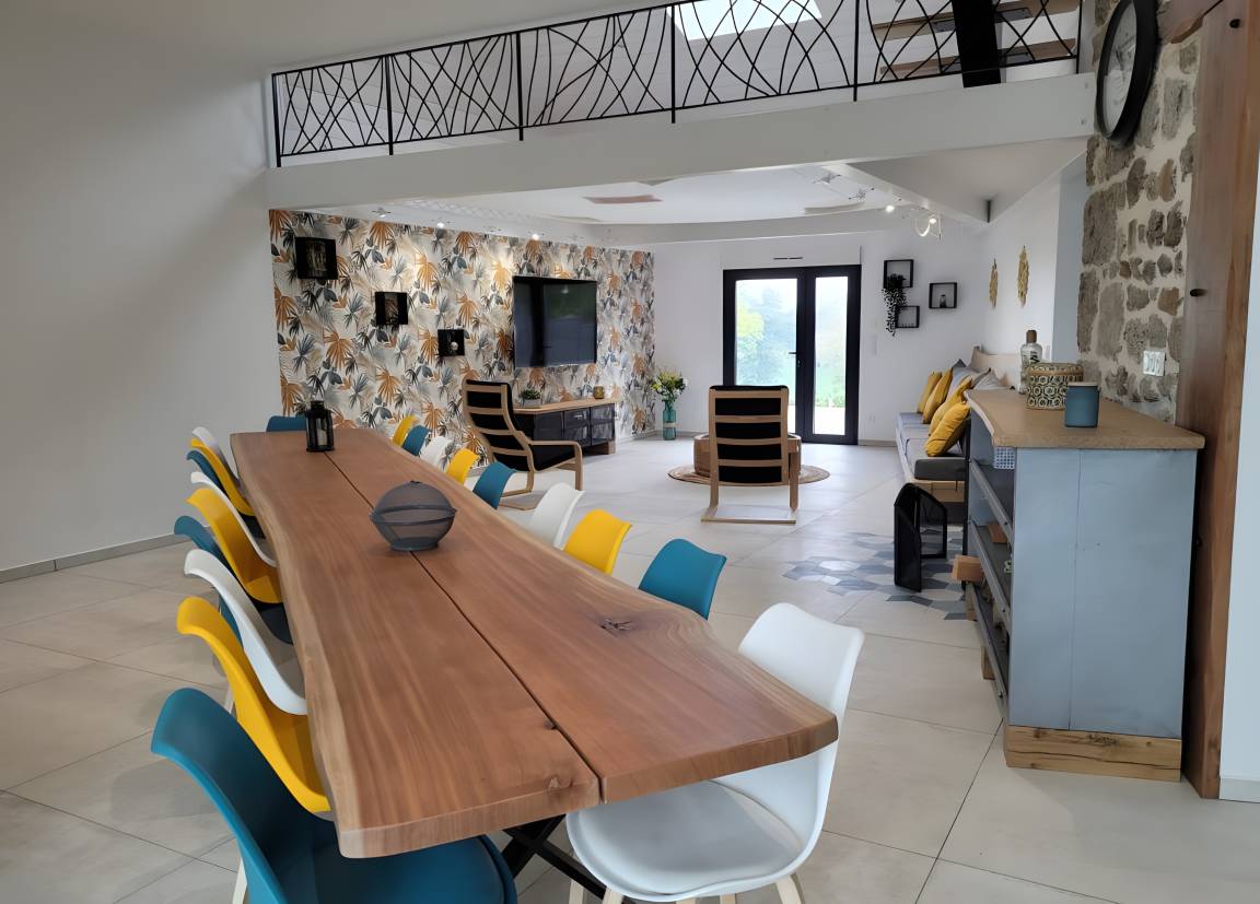 190 M² Cottage ∙ 4 Chambres ∙ 15 Personnes - Haute-Loire