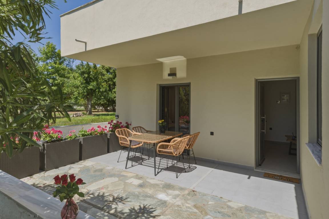 40 M² House ∙ 2 Bedrooms ∙ 5 Guests - Corfu