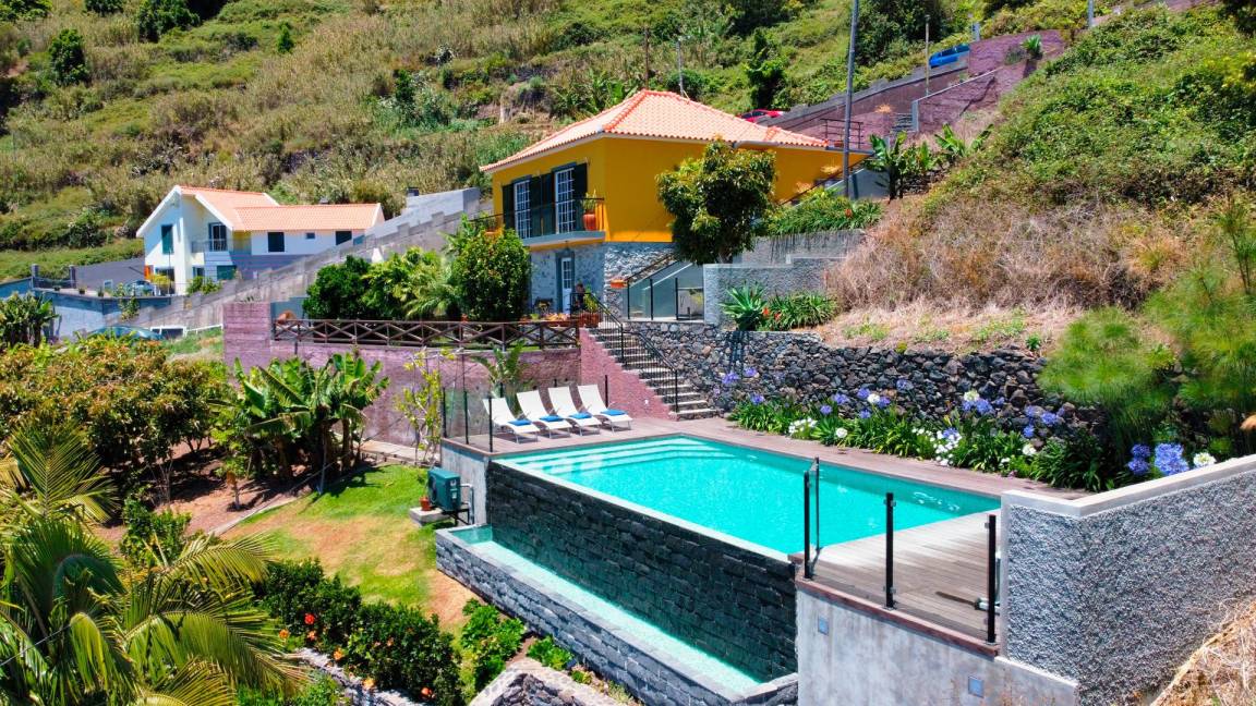 115 M² Ferienhaus ∙ 2 Schlafzimmer ∙ 4 Gäste - Ribeira Brava