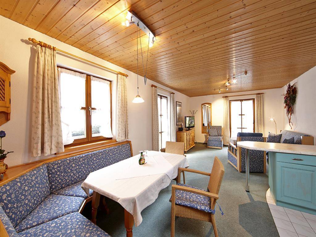 48 M² Huoneisto ∙ 1 Makuuhuone ∙ 2 Vierasta - Murnau am Staffelsee