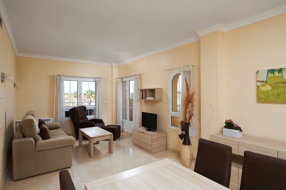 75 M² Apartamento ∙ 2 Habitaciones ∙ 5 Huéspedes - Oliva