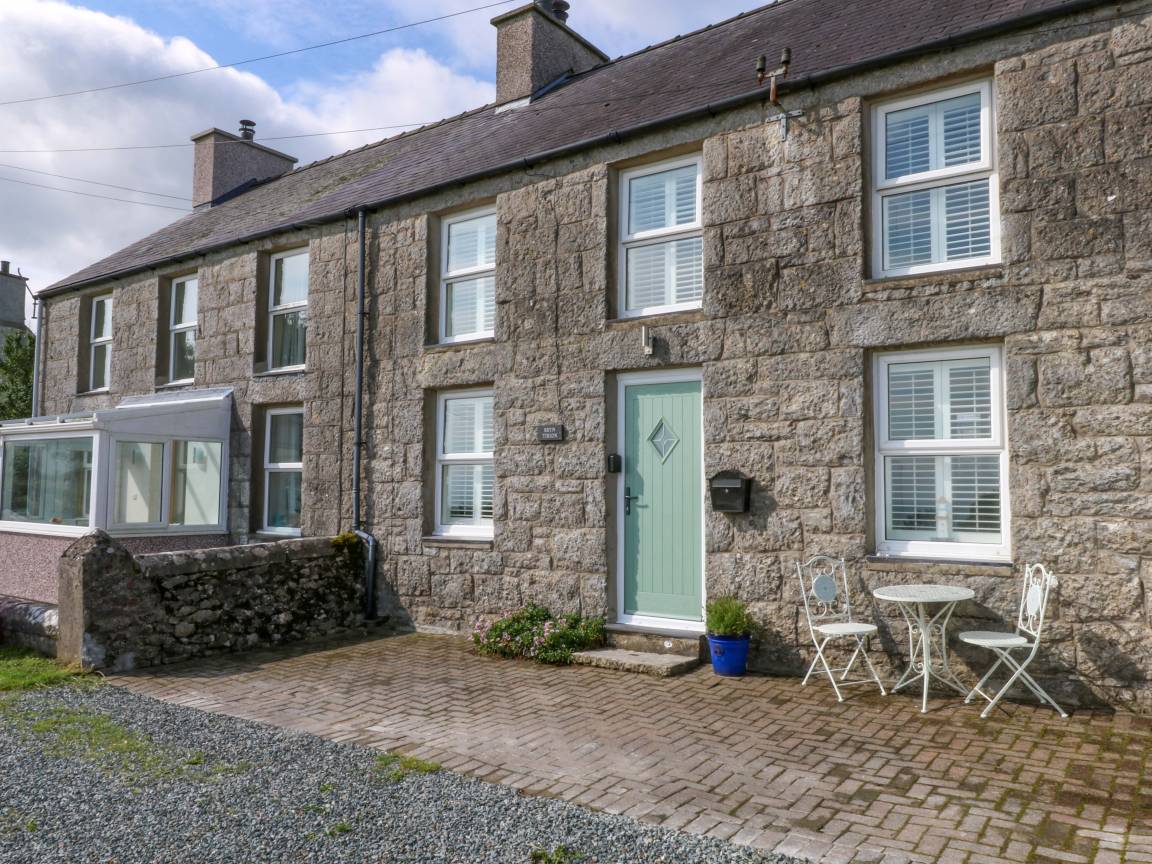 Cottage ∙ 2 Bedrooms ∙ 4 Guests - Moelfre
