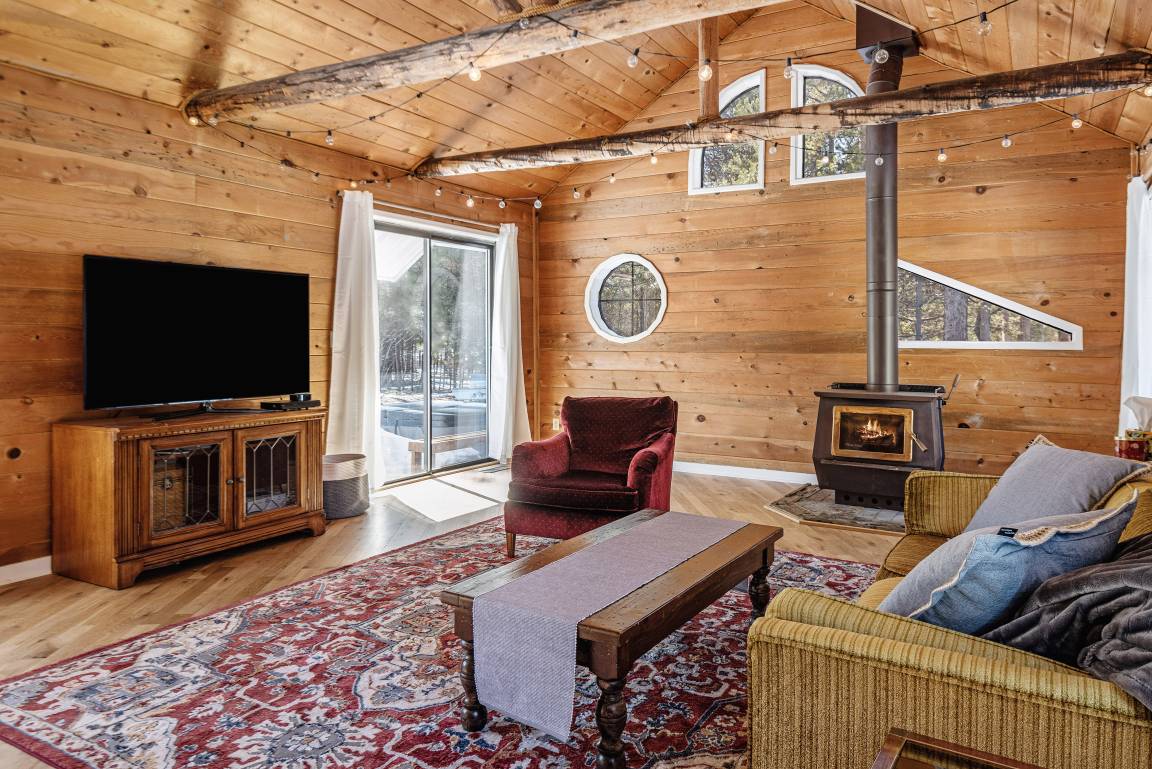 98 M² House ∙ 2 Bedrooms ∙ 6 Guests - Oregon