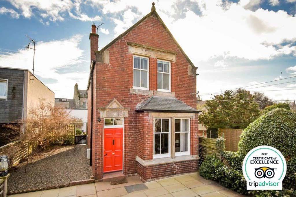 Cottage ∙ 3 Bedrooms ∙ 6 Guests - East Neuk