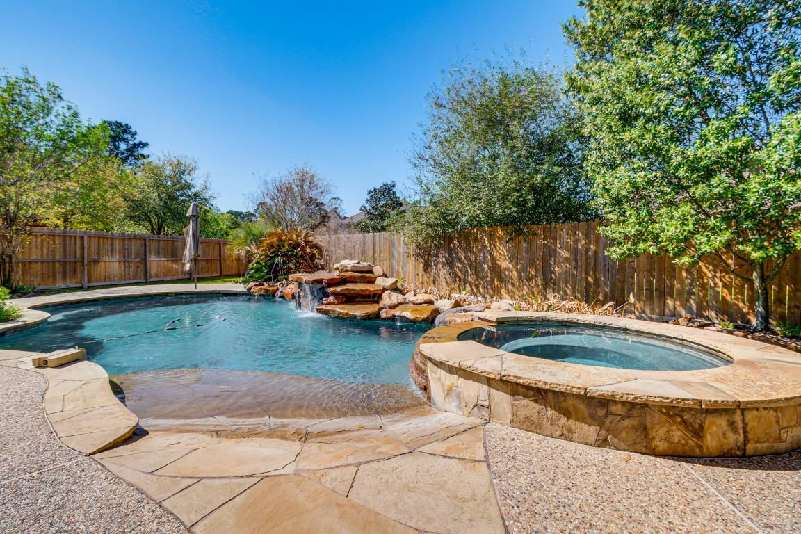 251 M² House ∙ 4 Bedrooms ∙ 8 Guests - The Woodlands, TX