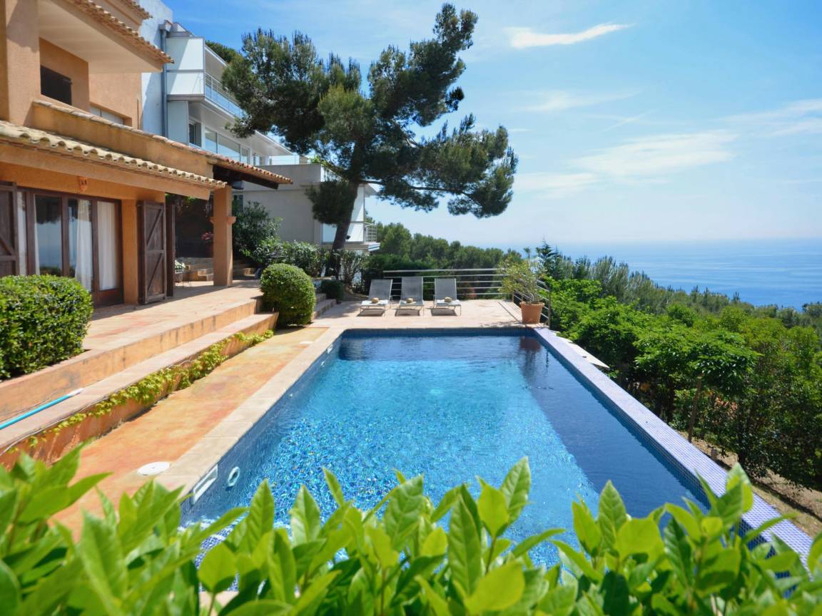 225 M² House ∙ 3 Bedrooms ∙ 8 Guests - Tamariu