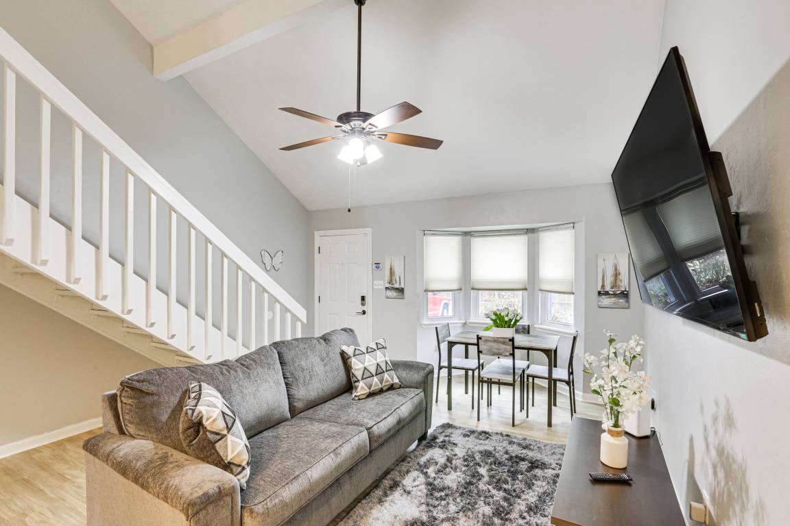 90 M² Apartment ∙ 2 Bedrooms ∙ 6 Guests - Doak Campbell Stadium Tallahassee