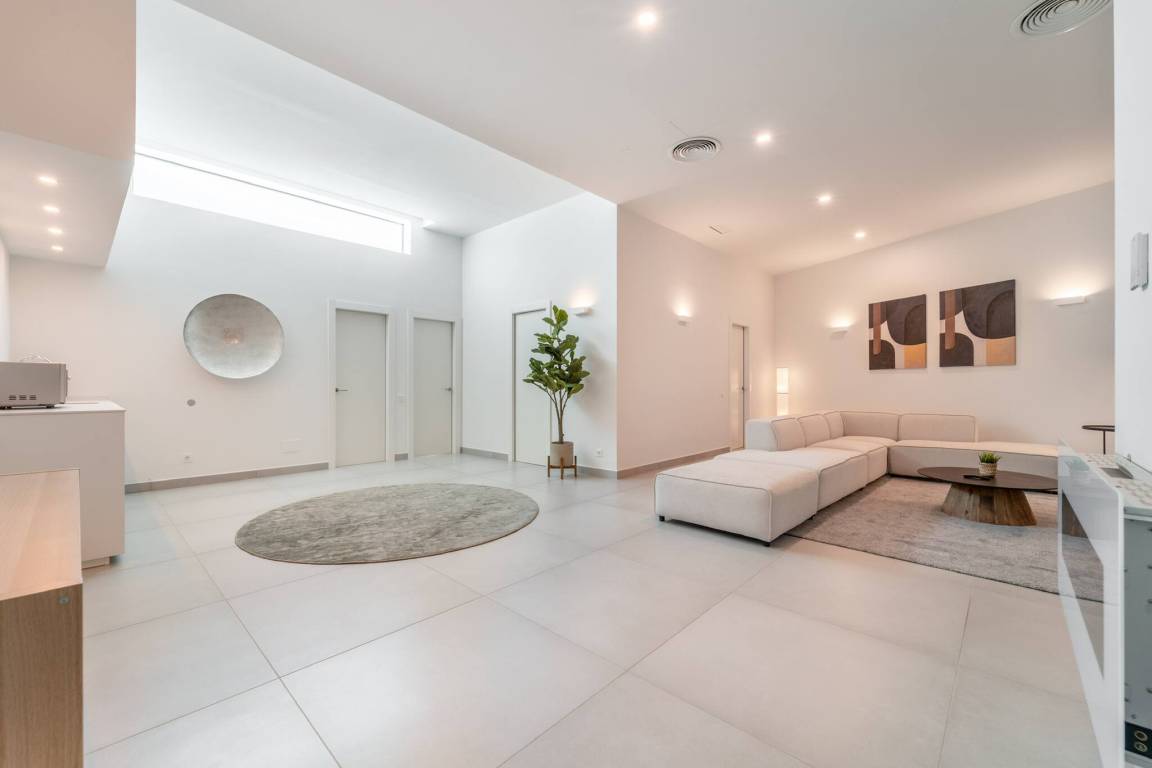 300 M² Ferienhaus ∙ 4 Schlafzimmer ∙ 8 Gäste - Mijas