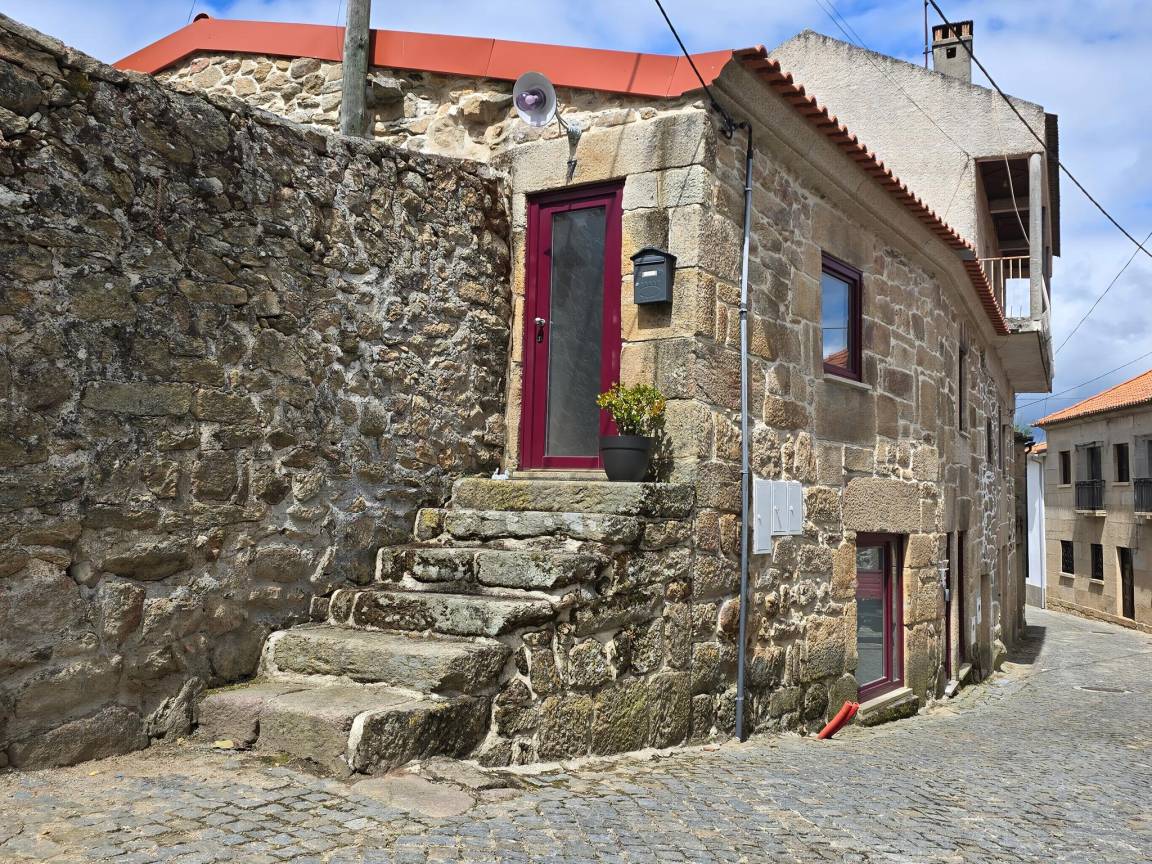 120 M² Casa ∙ 2 Quartos ∙ 10 Hóspedes - Sernancelhe
