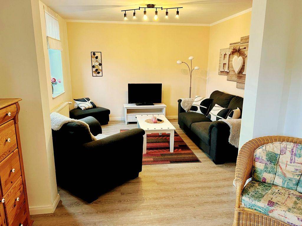 90 M² Ferienwohnung ∙ 2 Schlafzimmer ∙ 5 Gäste - Bredstedt