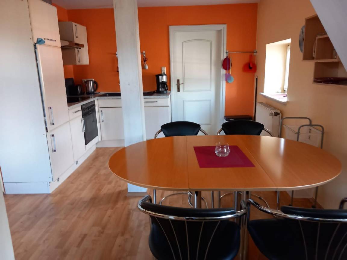 100 M² Ferienwohnung ∙ 2 Schlafzimmer ∙ 4 Gäste - Großefehn