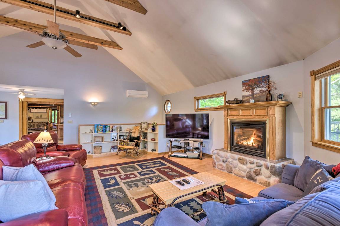 260 M² House ∙ 5 Bedrooms ∙ 15 Guests - Beulah, MI