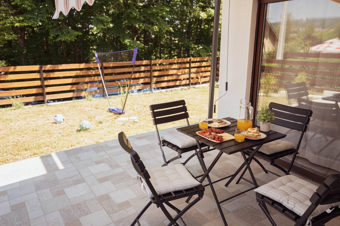 60 M² Ferienhaus ∙ 1 Schlafzimmer ∙ 4 Gäste - Karlovac
