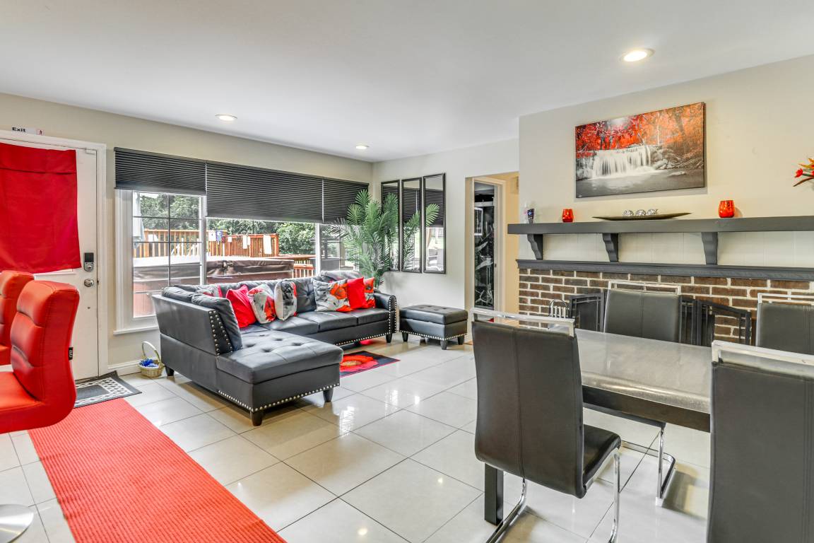 268 M² House ∙ 5 Bedrooms ∙ 5 Guests - Spanish Lake, MO