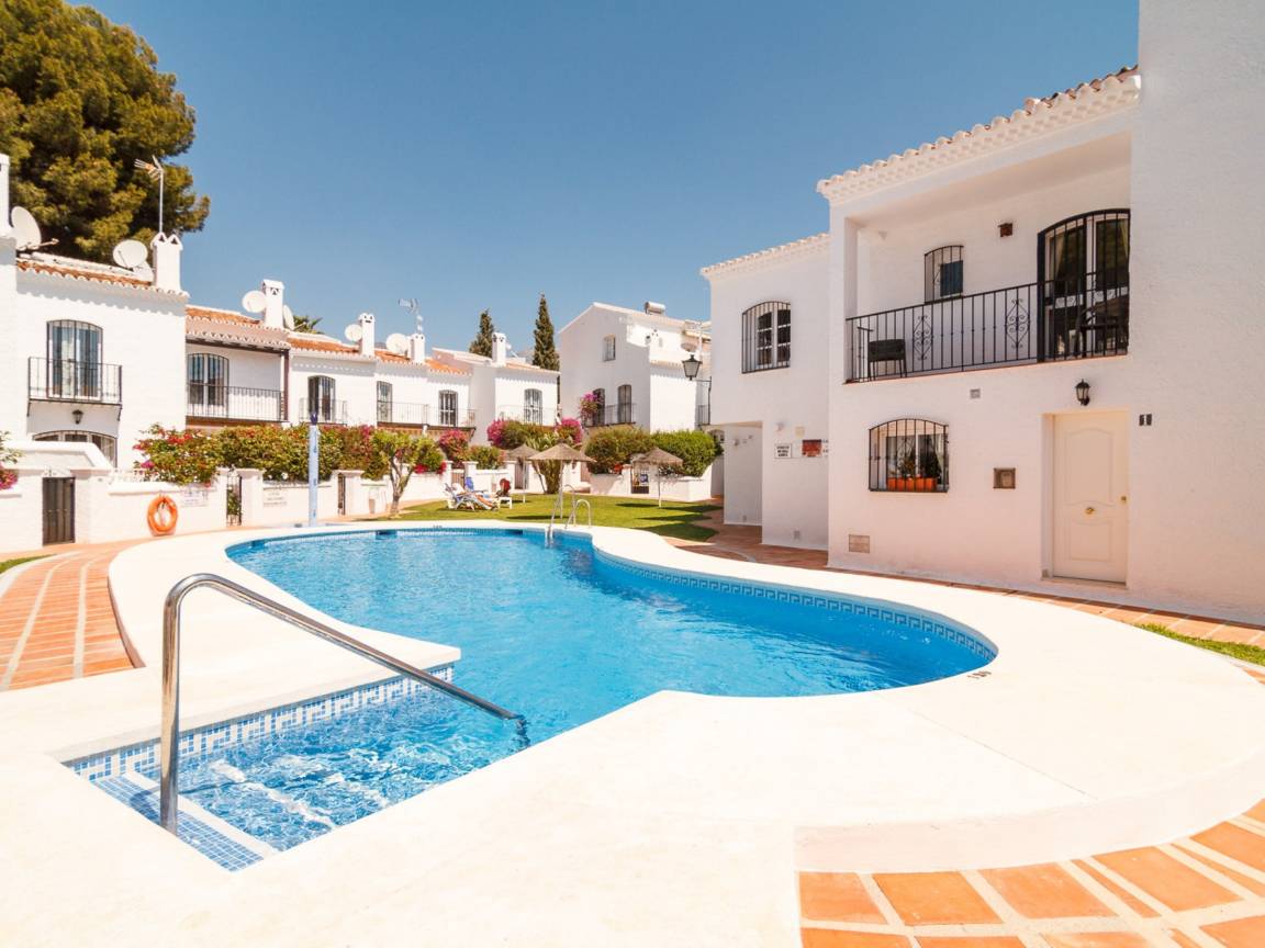 90 M² Villa ∙ 2 Bedrooms ∙ 4 Guests - Nerja