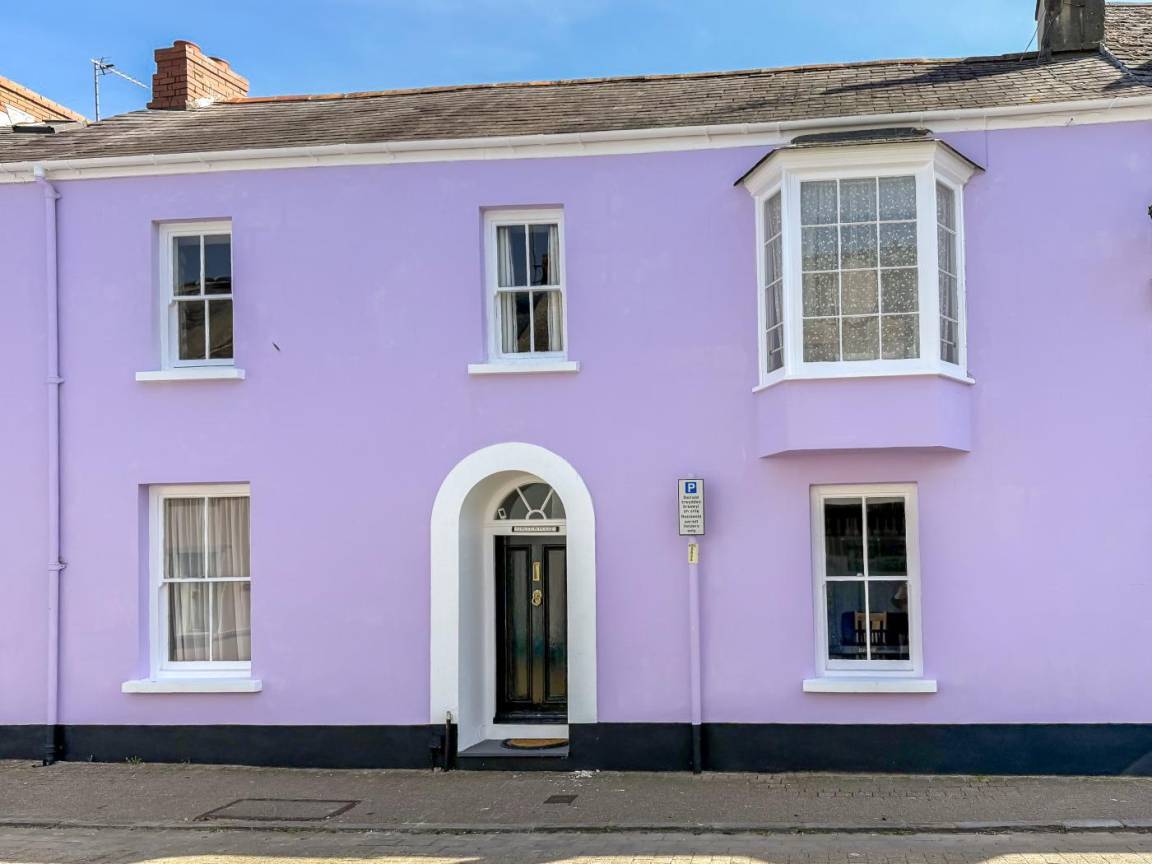 Cottage ∙ 4 Bedrooms ∙ 10 Guests - Tenby