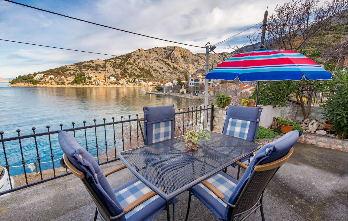 40 M² House ∙ 2 Bedrooms ∙ 4 Guests - Baška