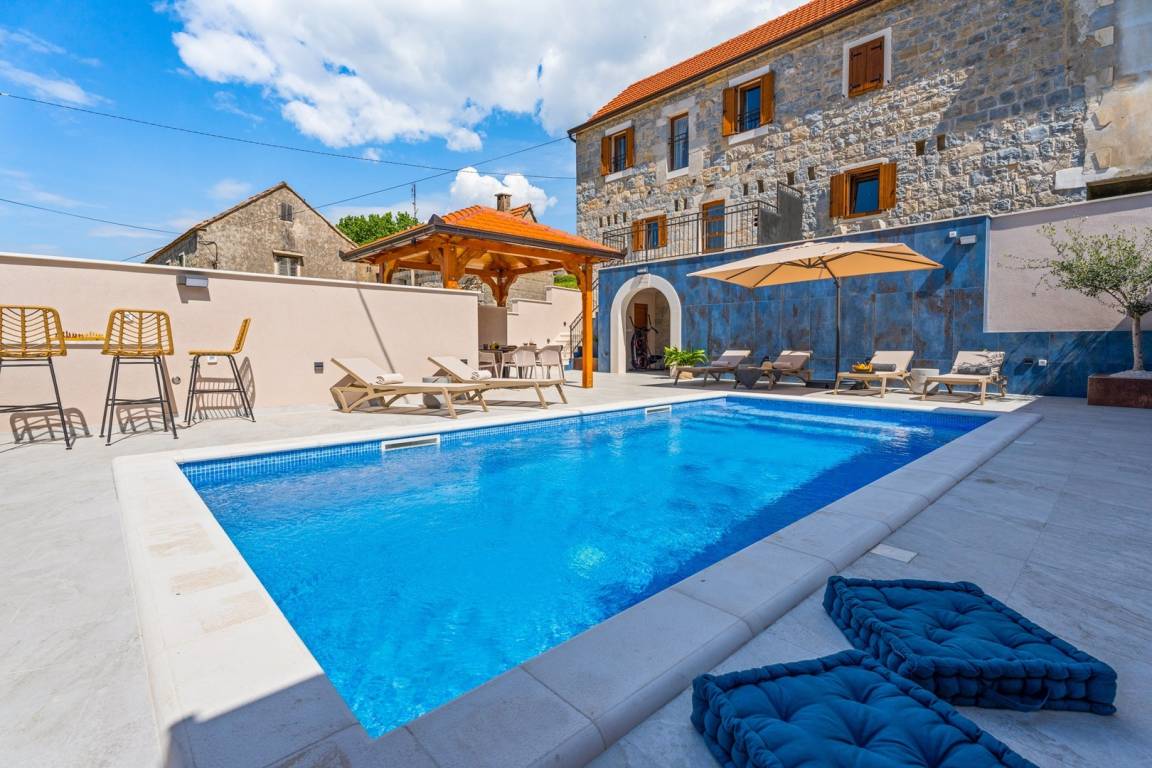 118 M² Villa ∙ 2 Habitaciones ∙ 6 Huéspedes - Brač