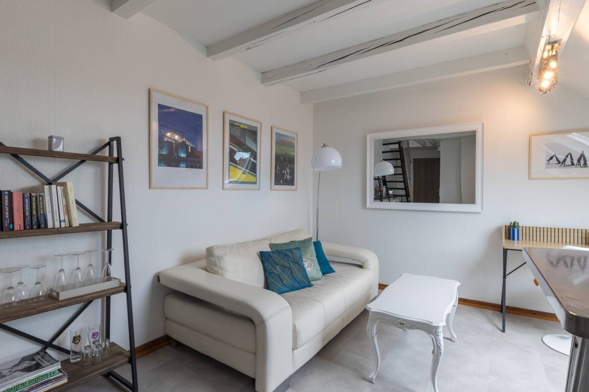 21 M² Ferienwohnung ∙ 1 Schlafzimmer ∙ 2 Gäste - Bischheim