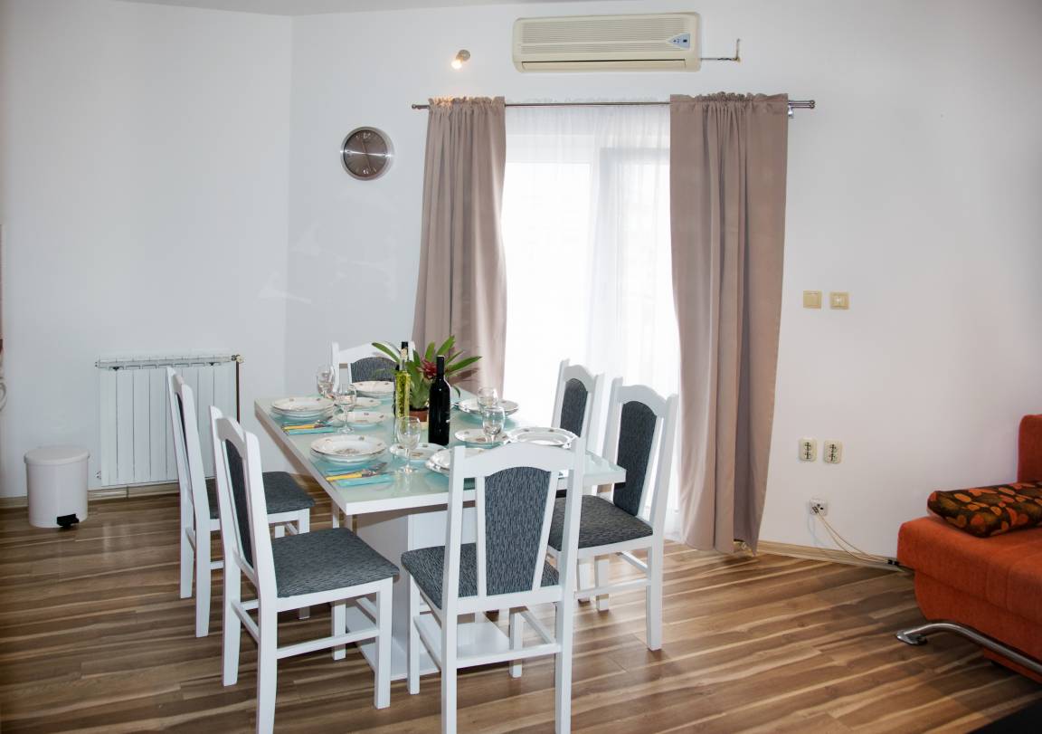 45 M² Ferienwohnung ∙ 2 Schlafzimmer ∙ 6 Gäste - Šibenik