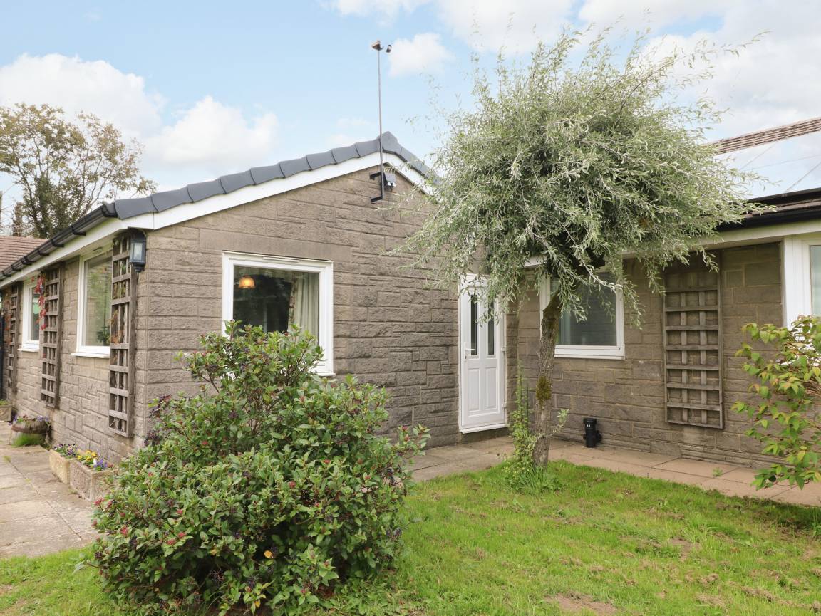 Cottage ∙ 2 Bedrooms ∙ 4 Guests - Buxton, UK