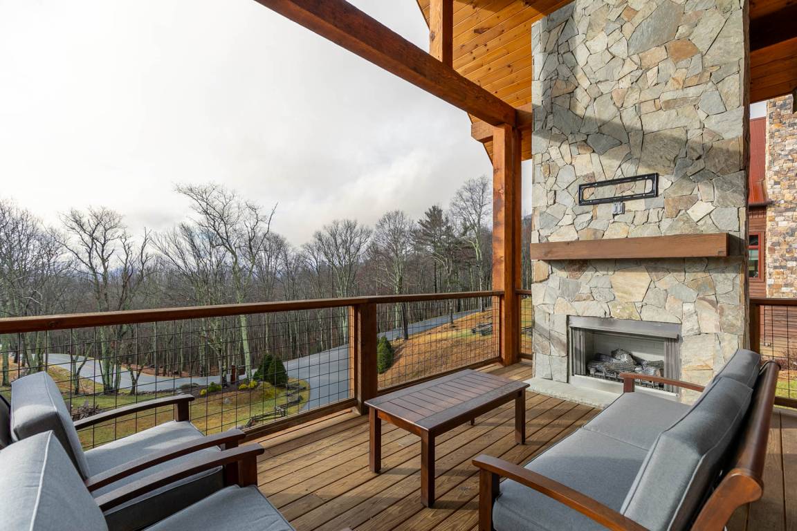 Cabin ∙ 4 Bedrooms ∙ 10 Guests - Sugar Mountain, NC