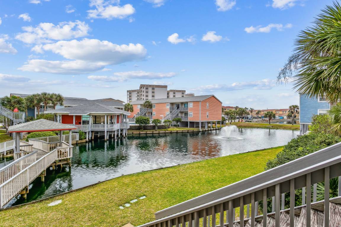 102 M² House ∙ 2 Bedrooms ∙ 6 Guests - Pensacola Beach, FL