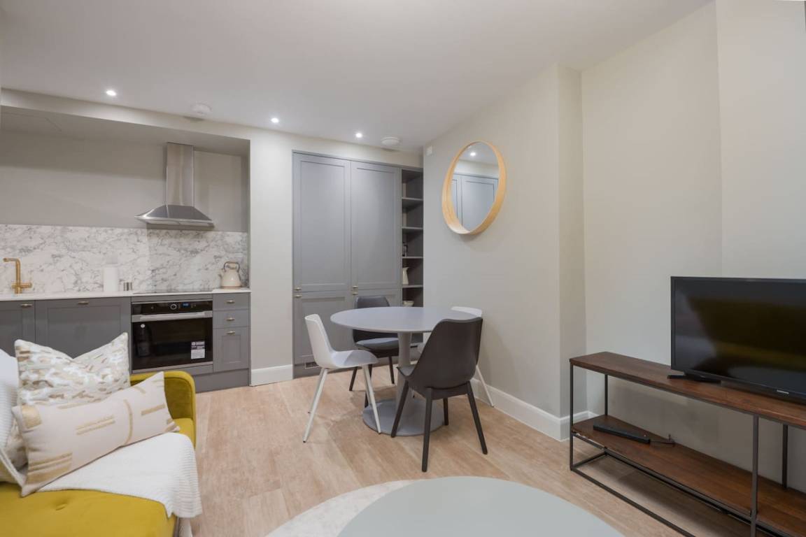 Apartment ∙ 1 Bedroom ∙ 4 Guests - London, UK