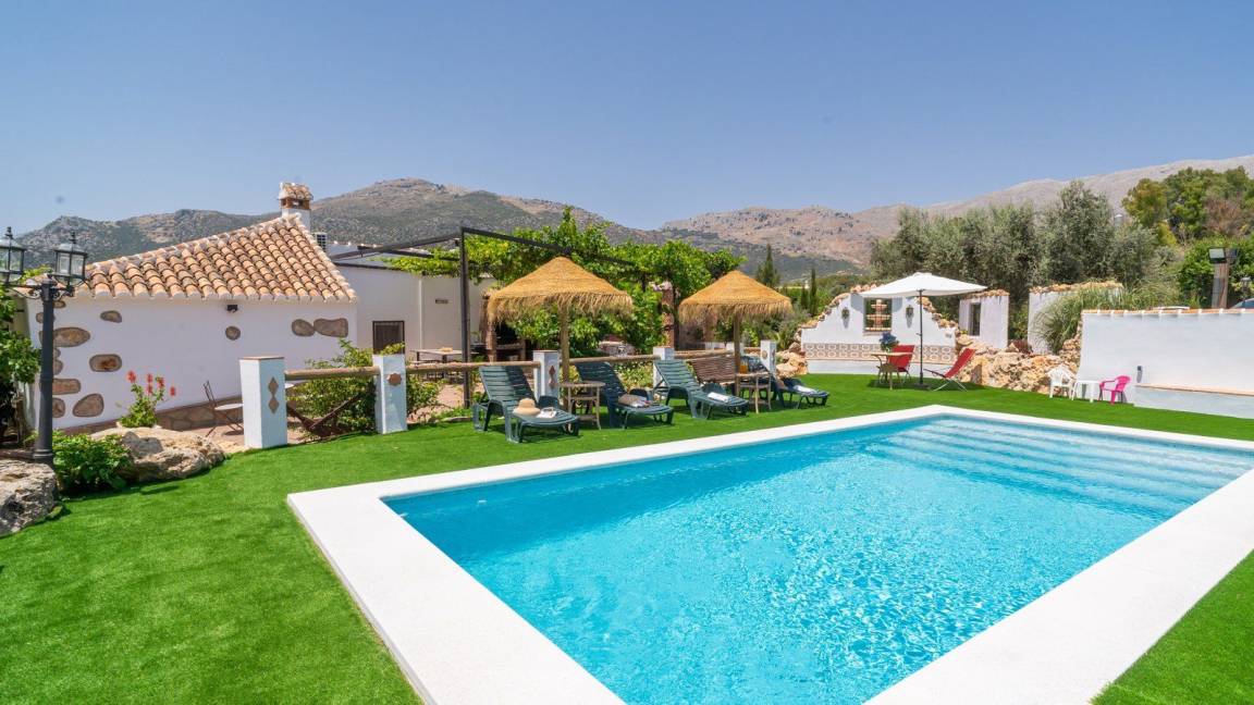 250 M² Casa ∙ 4 Habitaciones ∙ 12 Huéspedes - Alhama de Granada