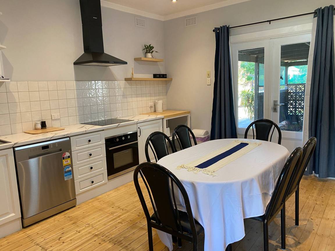 18 M² House ∙ 3 Bedrooms ∙ 6 Guests - Bendigo