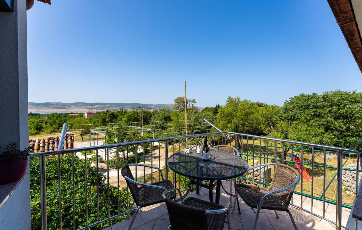 130 M² Apartment ∙ 3 Bedrooms ∙ 8 Guests - Starigrad