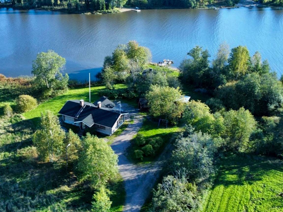 106 M² Talo ∙ 1 Makuuhuone ∙ 6 Vierasta - Somero