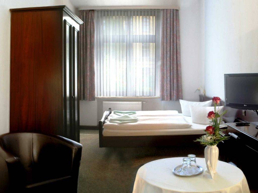 Hotel ∙ 3 Guests - Halle (Saale)