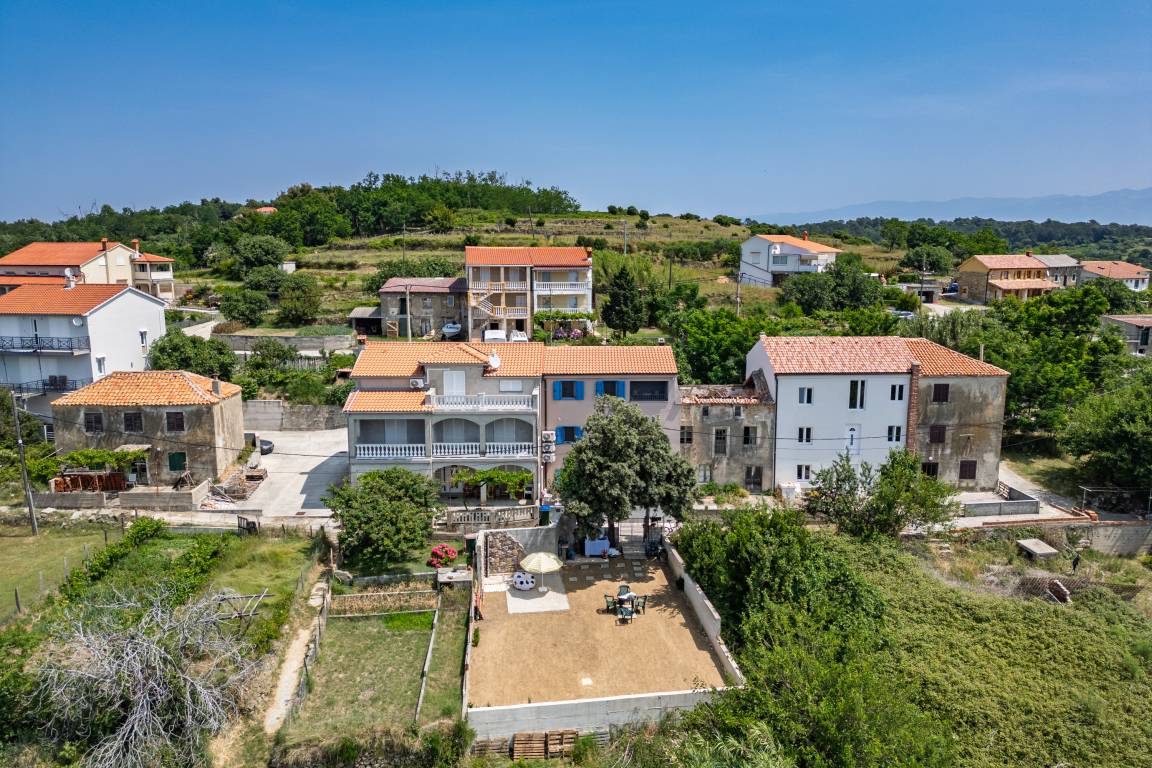 192 M² House ∙ 3 Bedrooms ∙ 8 Guests - Lopar