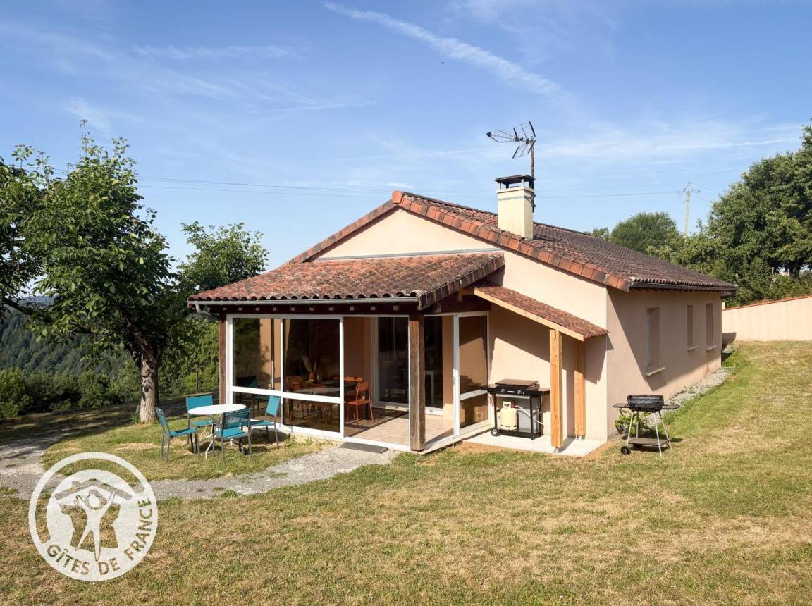 110 M² Gîte ∙ 3 Bedrooms ∙ 6 Guests - Figeac
