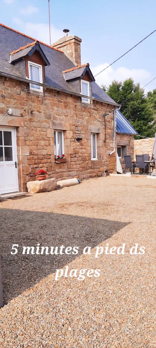 80 M² Ferienhaus ∙ 2 Schlafzimmer ∙ 4 Gäste - Plougrescant