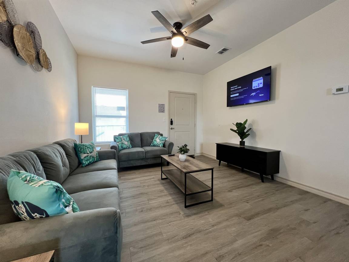 91 M² Apartment ∙ 2 Bedrooms ∙ 6 Guests - Gladys Porter Zoo, Brownsville