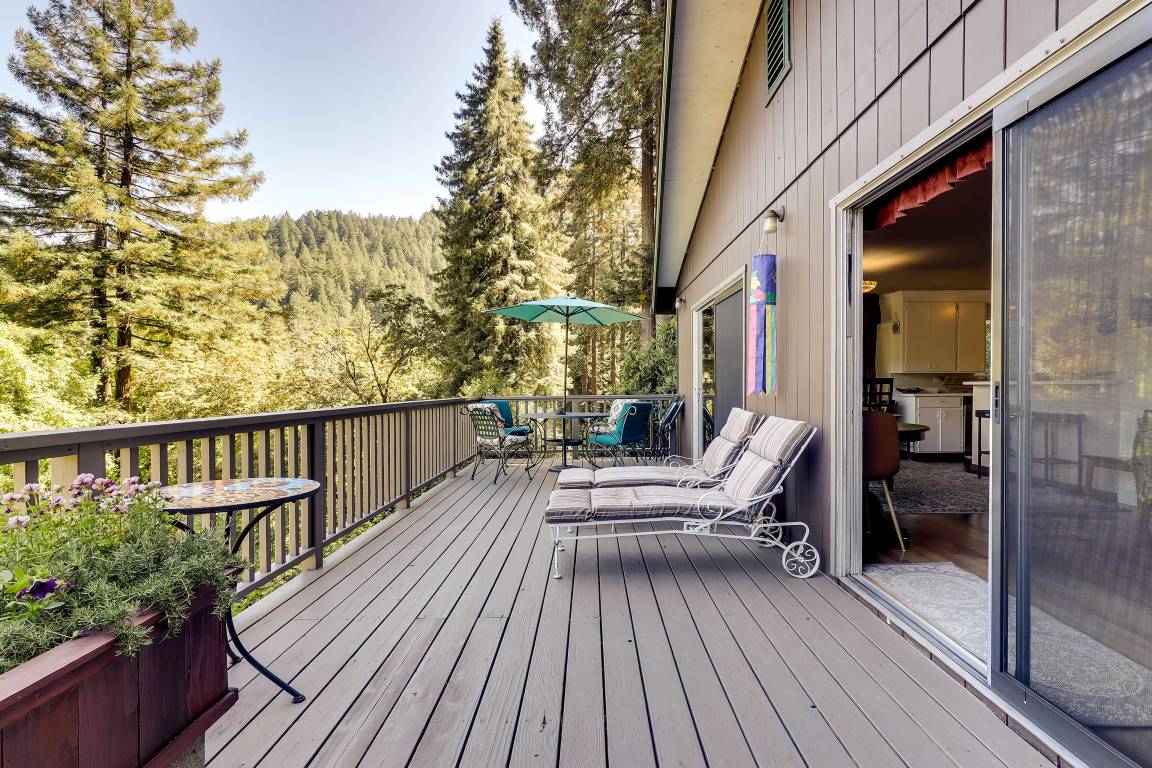 111 M² House ∙ 2 Bedrooms ∙ 4 Guests - Jenner, CA