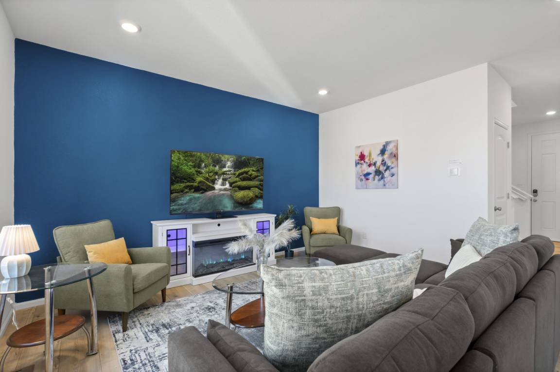 179 M² House ∙ 3 Bedrooms ∙ 8 Guests - Windsor Lake, Windsor