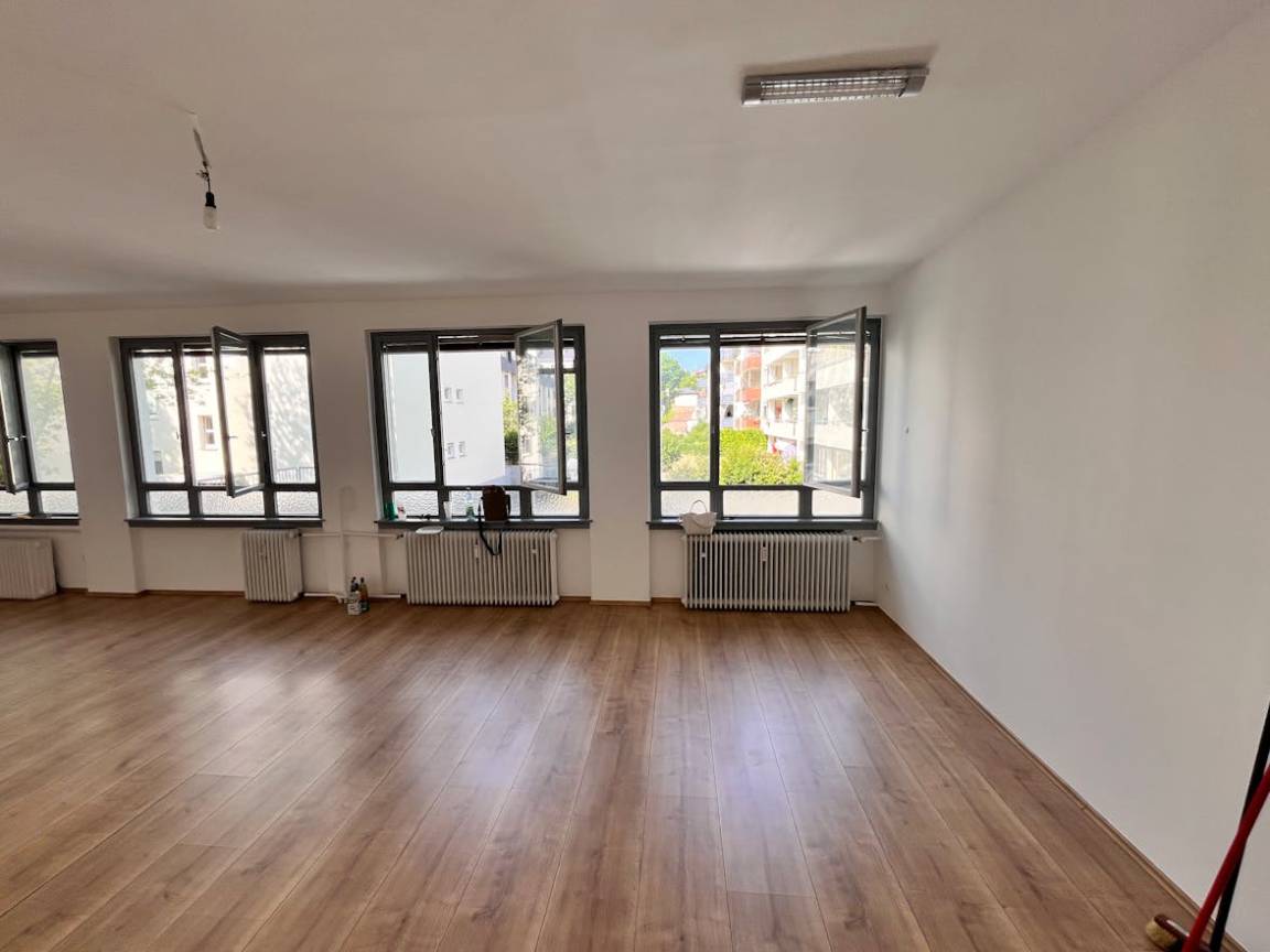 100 M² Apartment ∙ 2 Guests - Offenbach