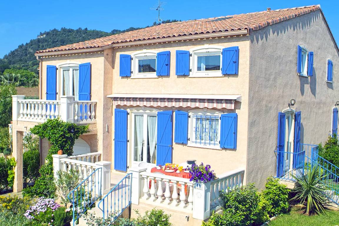 120 M² Maison De Vacances ∙ 4 Chambres ∙ 8 Personnes - Le Cannet-des-Maures