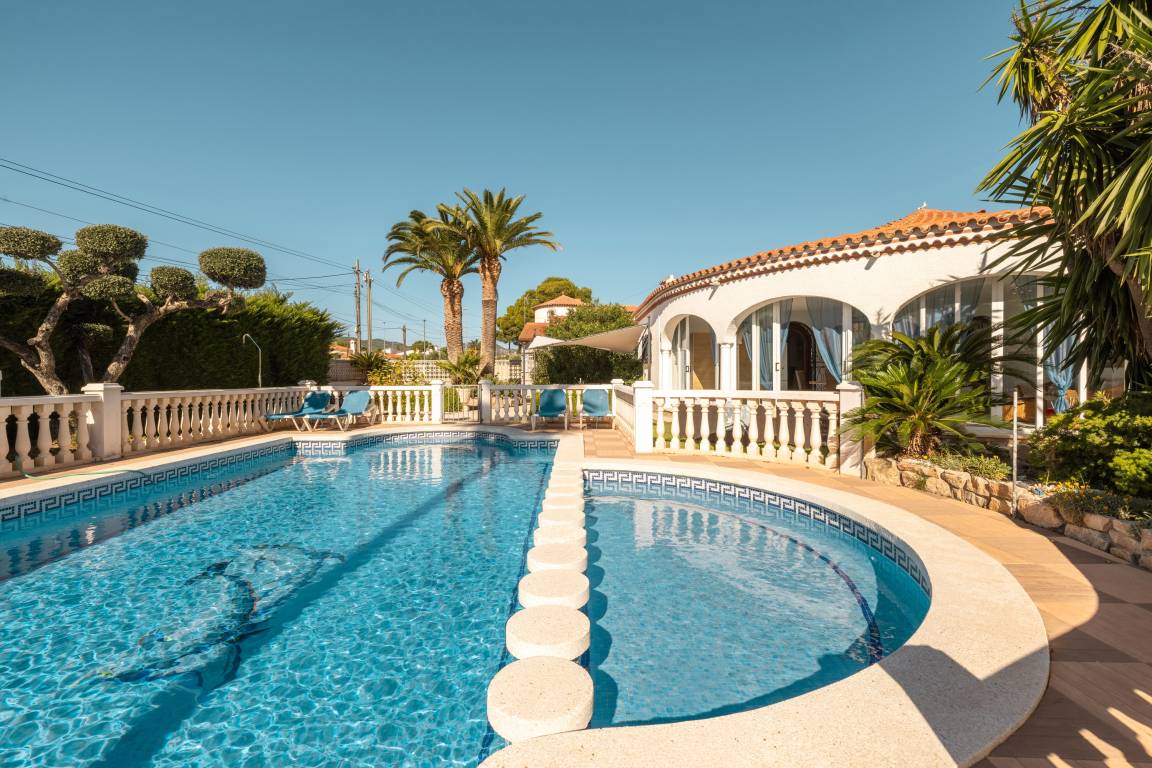 220 M² Villa ∙ 4 Habitaciones ∙ 10 Huéspedes - Miami Playa