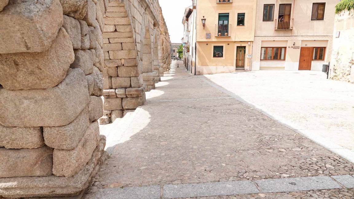 25 M² Hôtel ∙ 1 Chambre ∙ 2 Personnes - Ségovie