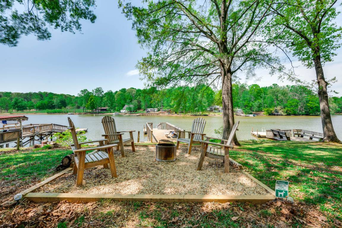 184 M² House ∙ 3 Bedrooms ∙ 10 Guests - Lexington, NC