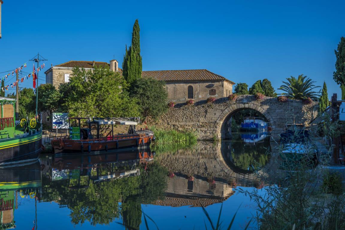 300 M² Gîte ∙ 4 Chambres ∙ 8 Personnes - Capestang