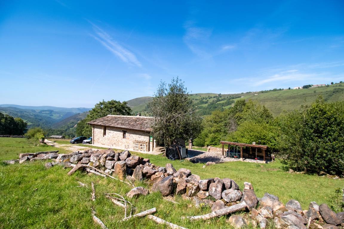 170 M² Chalet ∙ 5 Habitaciones ∙ 13 Huéspedes - Vega de Pas