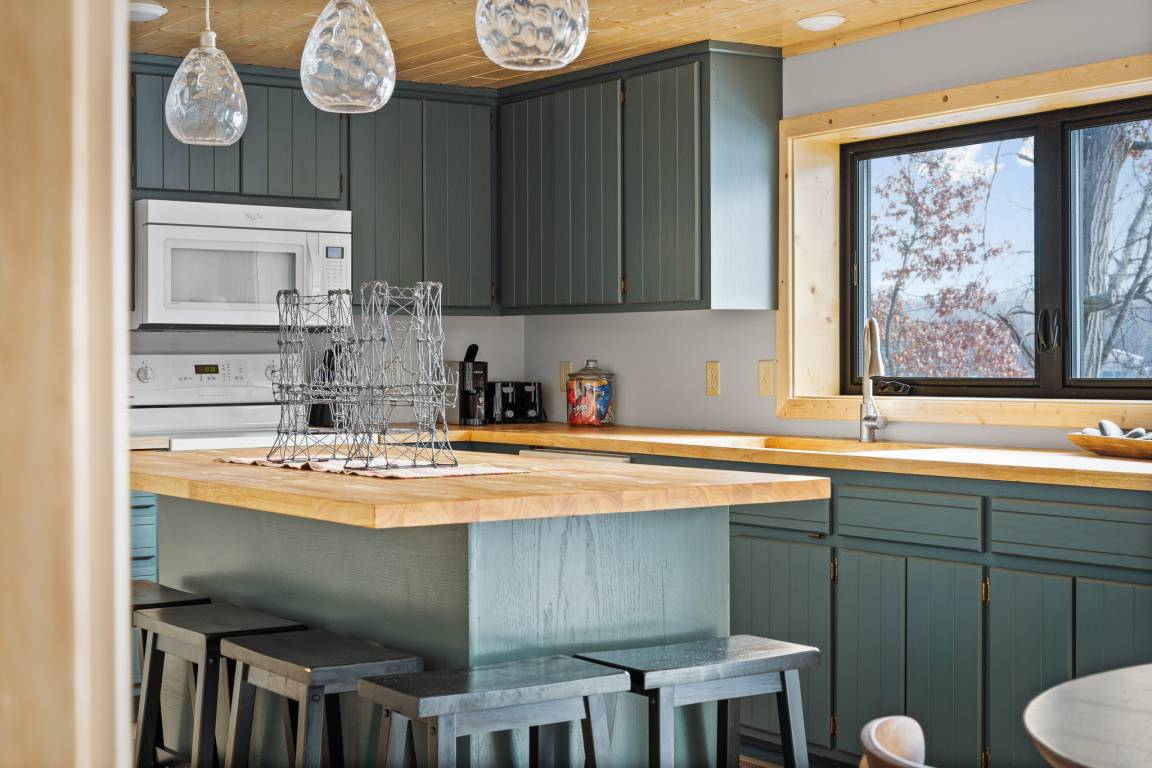 Cabin ∙ 3 Bedrooms ∙ 8 Guests - 