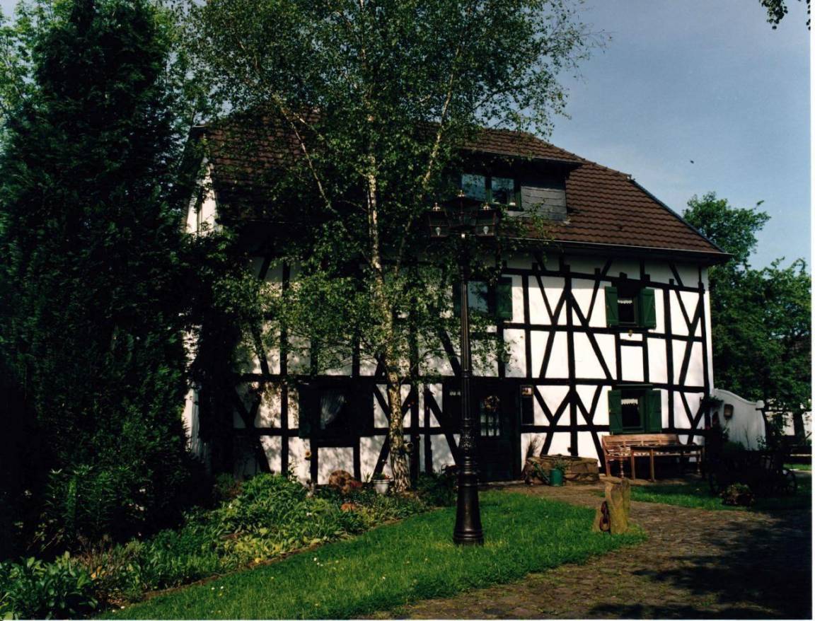 62 M² Ferienwohnung ∙ 1 Schlafzimmer ∙ 4 Gäste - Hennef (Sieg)