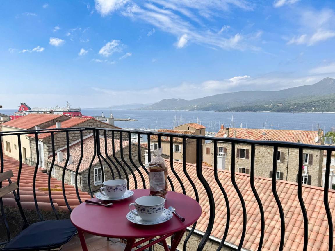 81 M² Appartement ∙ 2 Chambres ∙ 4 Personnes - Propriano