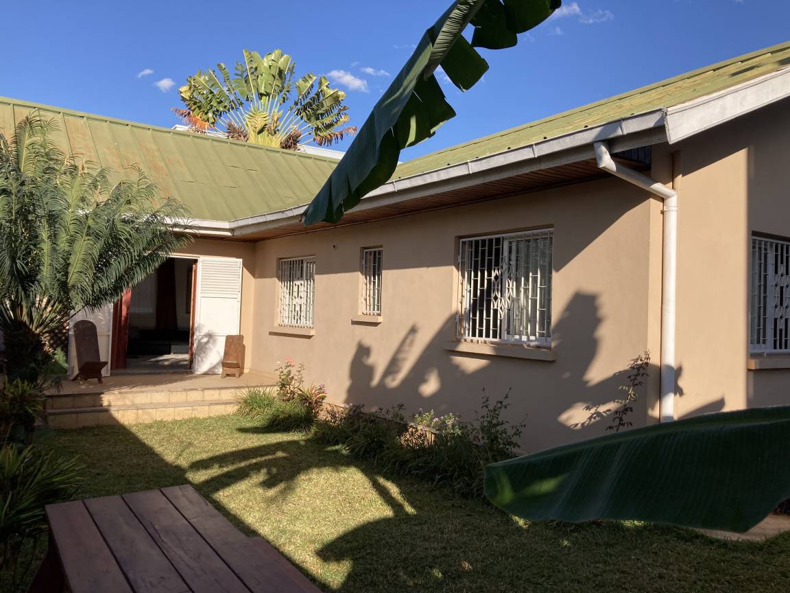 125 M² Villa ∙ 3 Habitaciones ∙ 6 Huéspedes - Antananarivo